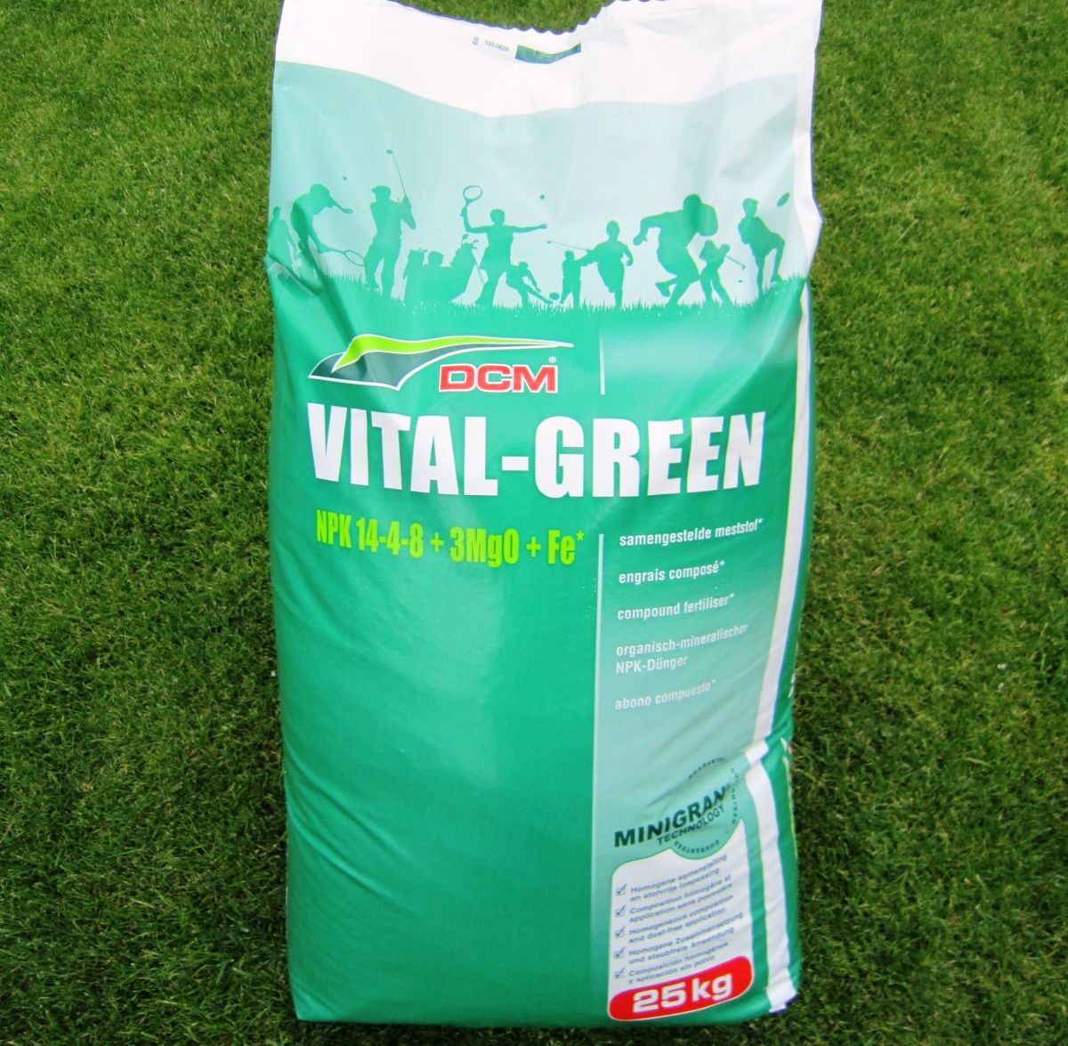 DCM VITAL GREEN szerves gyeptáp (25 kg) - DCM szerves gyep és ...